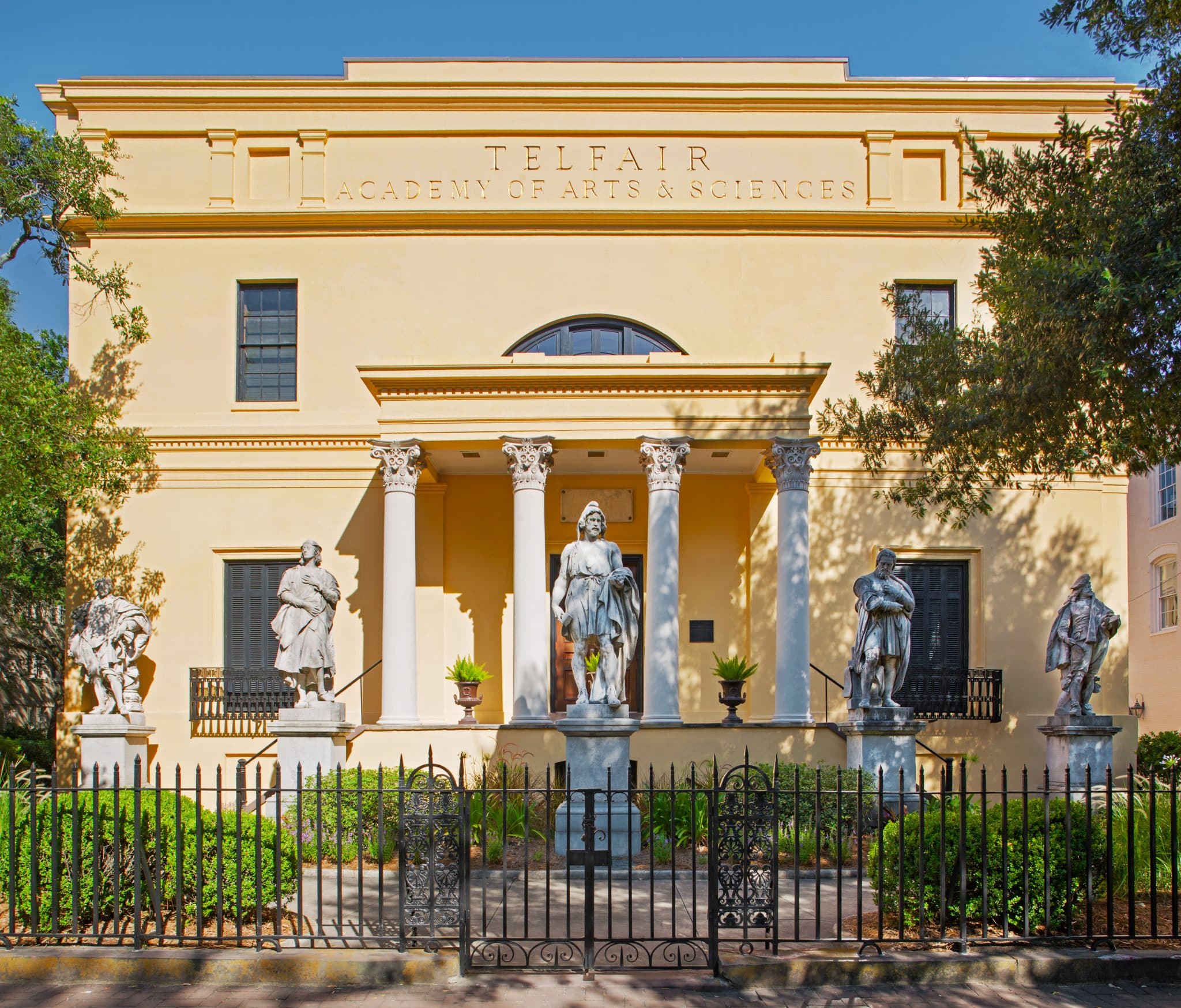 10 Literary Sites in Savannah, Georgia Worth Visiting - The Stickered ...